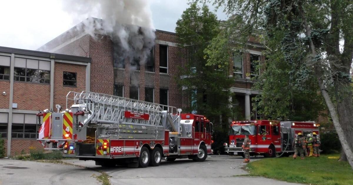 Fire breaks out at former Ridgeway-Crystal Beach High School