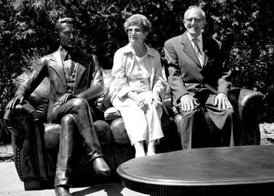 Statue of Leon’s founder Ablan unveiled at Chippawa Park