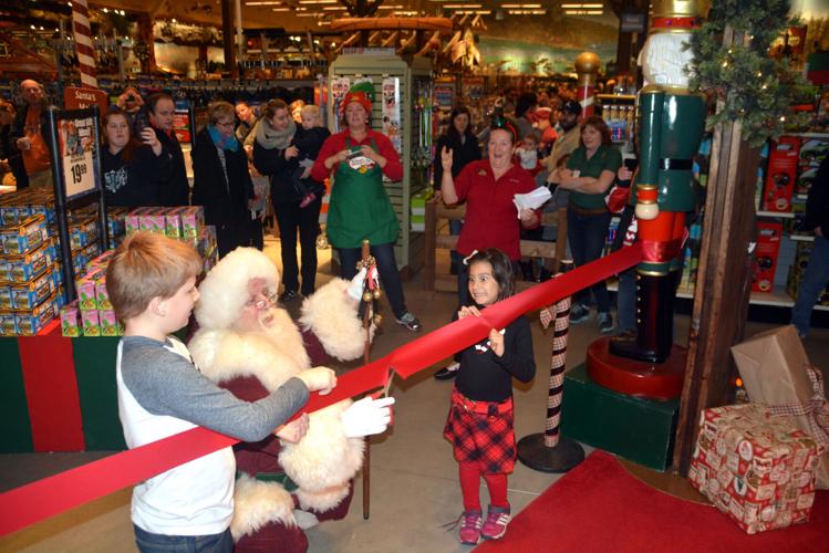 Santa opens ‘Wonderland’ at Bass Pro Shops