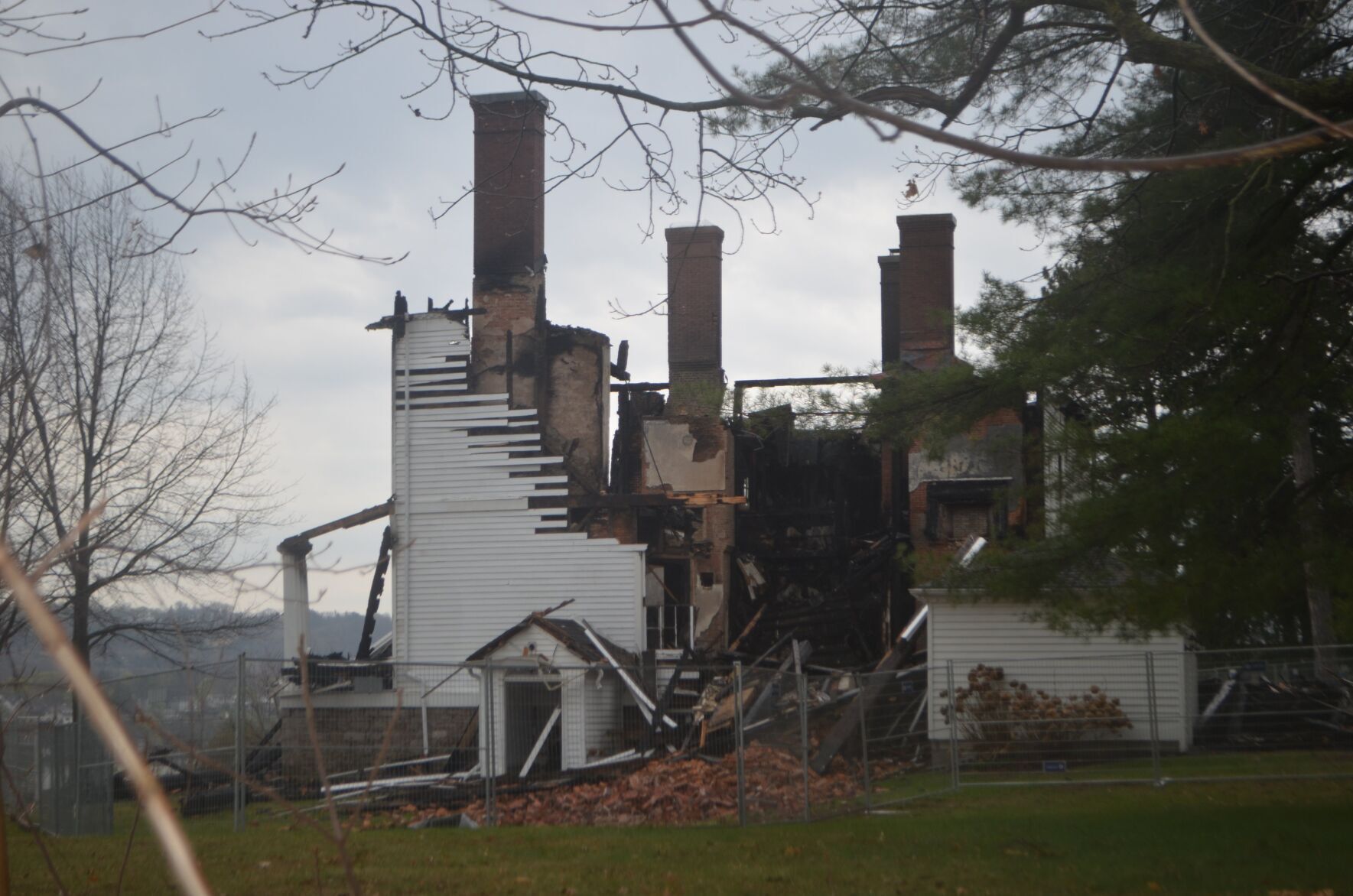 Niagara Police call fire at Glencairn Hall “suspicious”