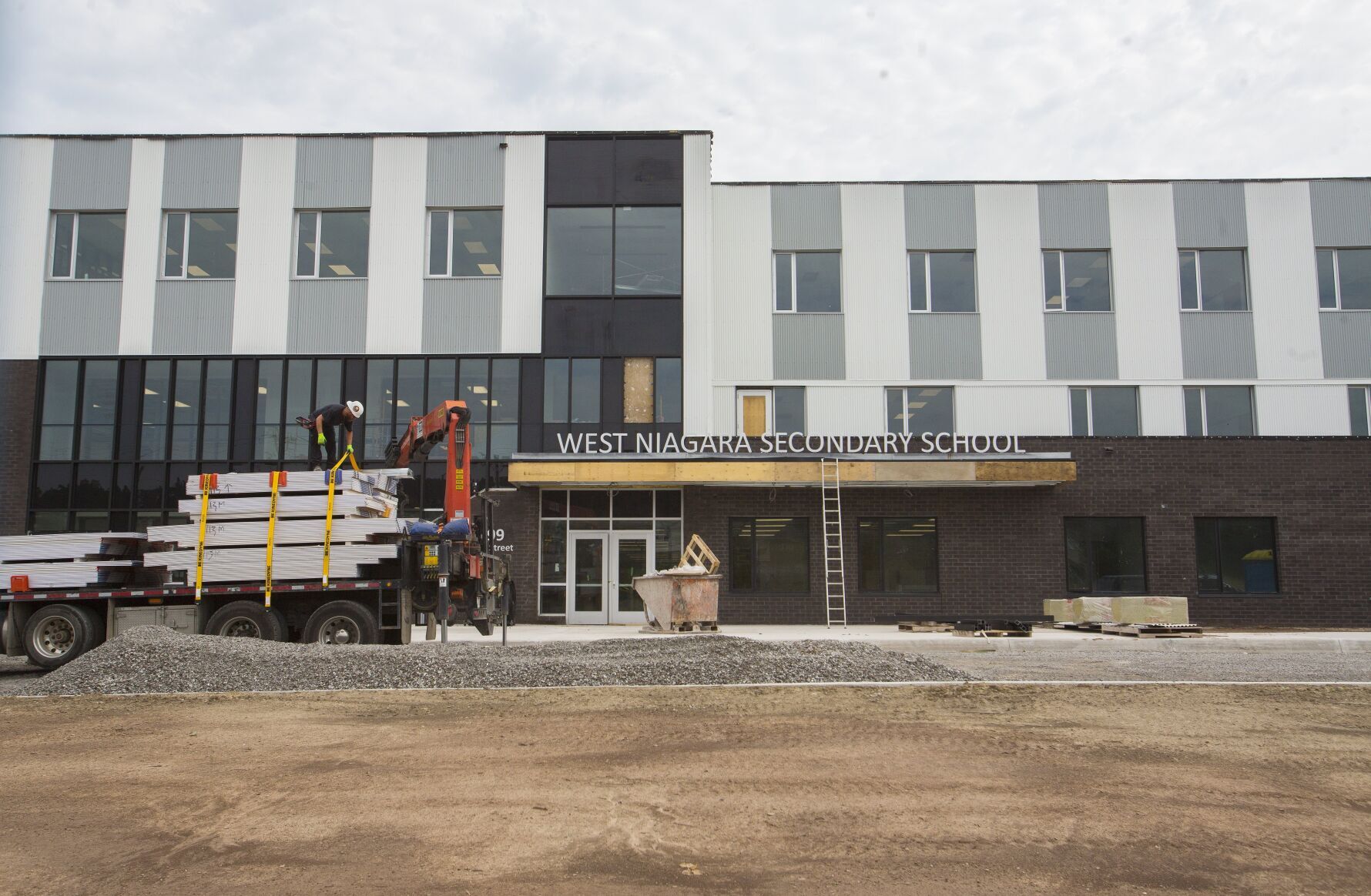 New West Niagara Secondary School opens its doors