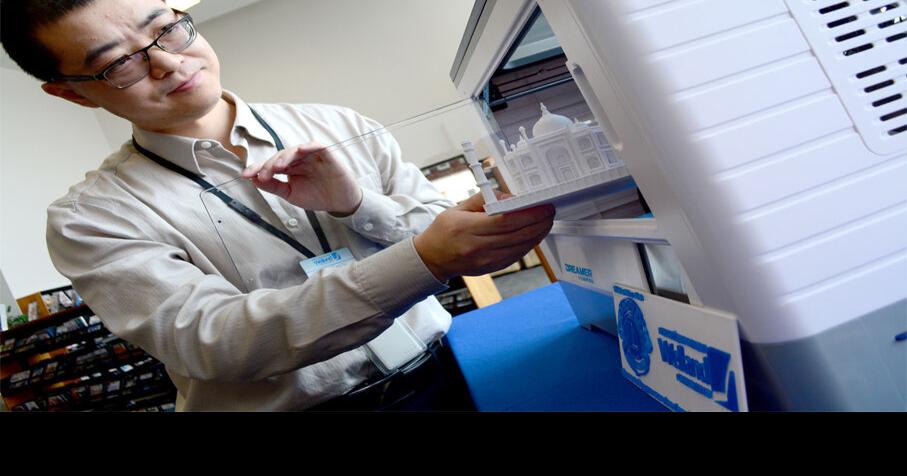 Welland library unveils new 3D printer