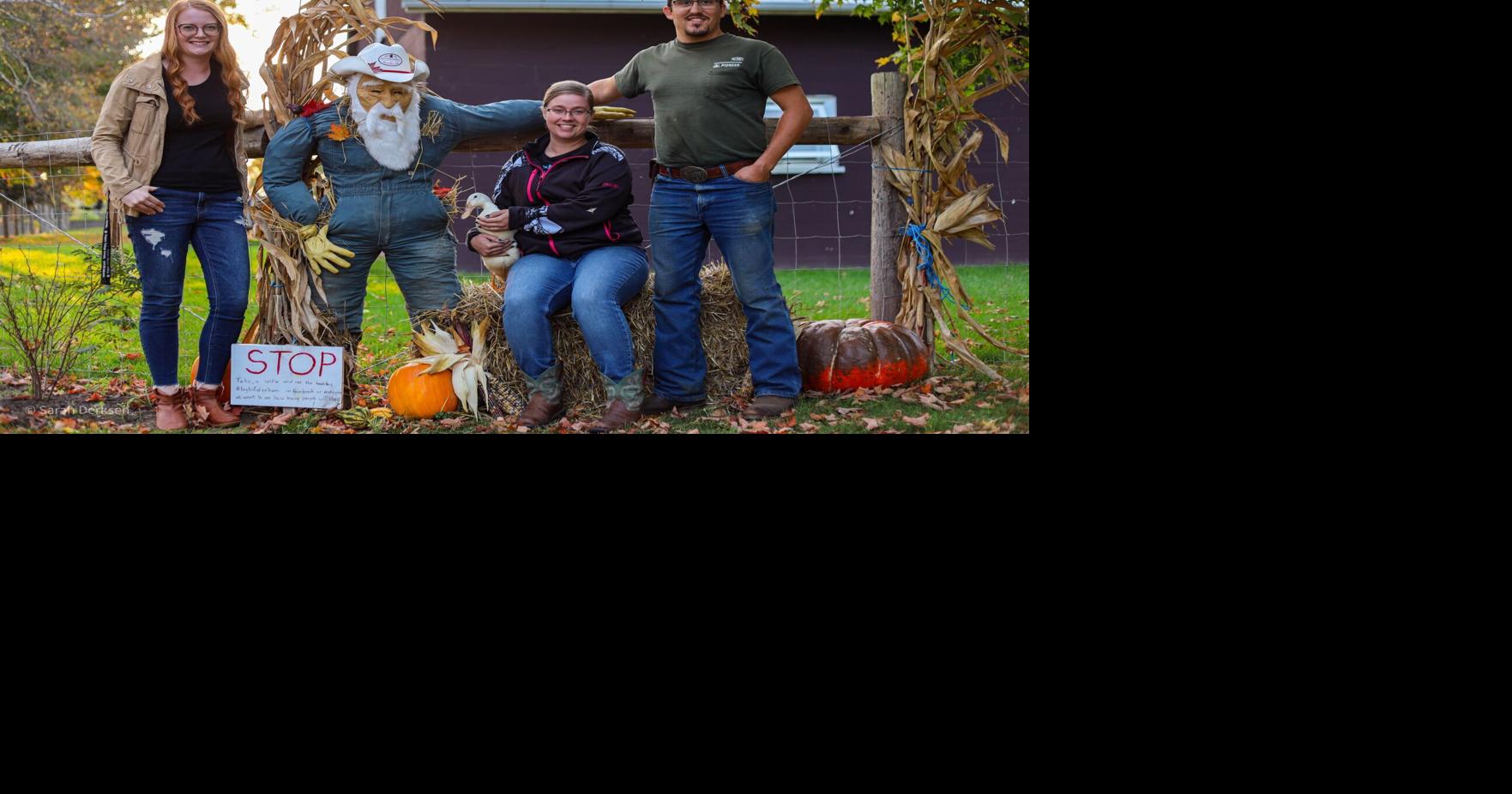 Selfies with Big Bill bring smiles in Pelham