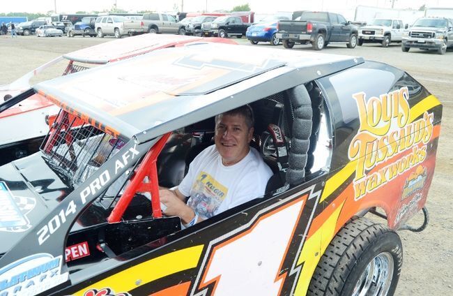 Paul Klager leading east and west mod lite regionals