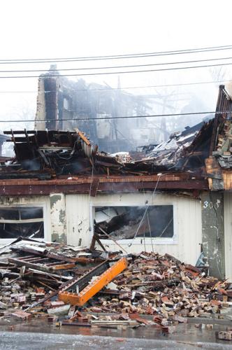 Detectives probe massive Welland fire
