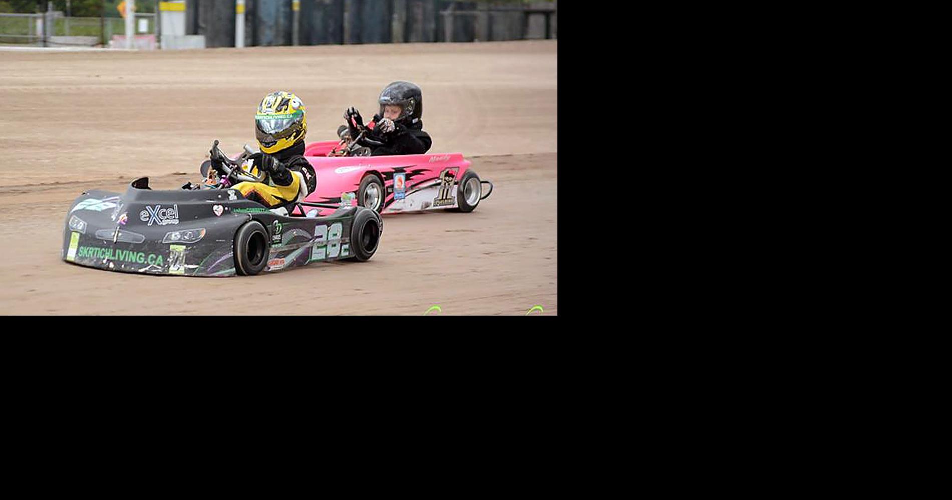 Two Karters capture first features of the season