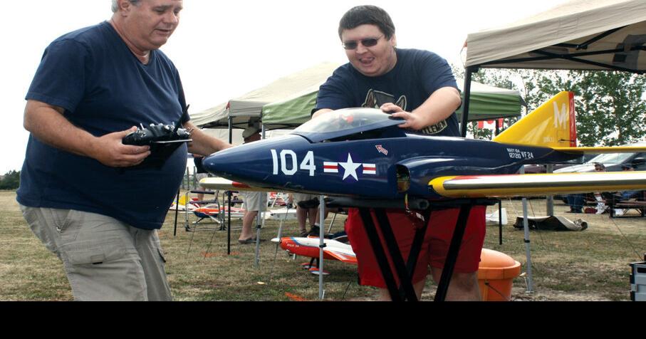 Model plane club’s fundraiser takes flight