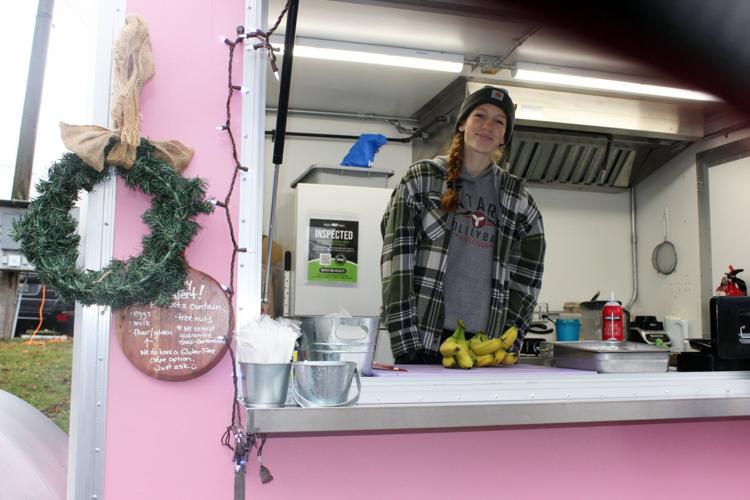 Holiday spirit brings cheer to downtown Ridgeway