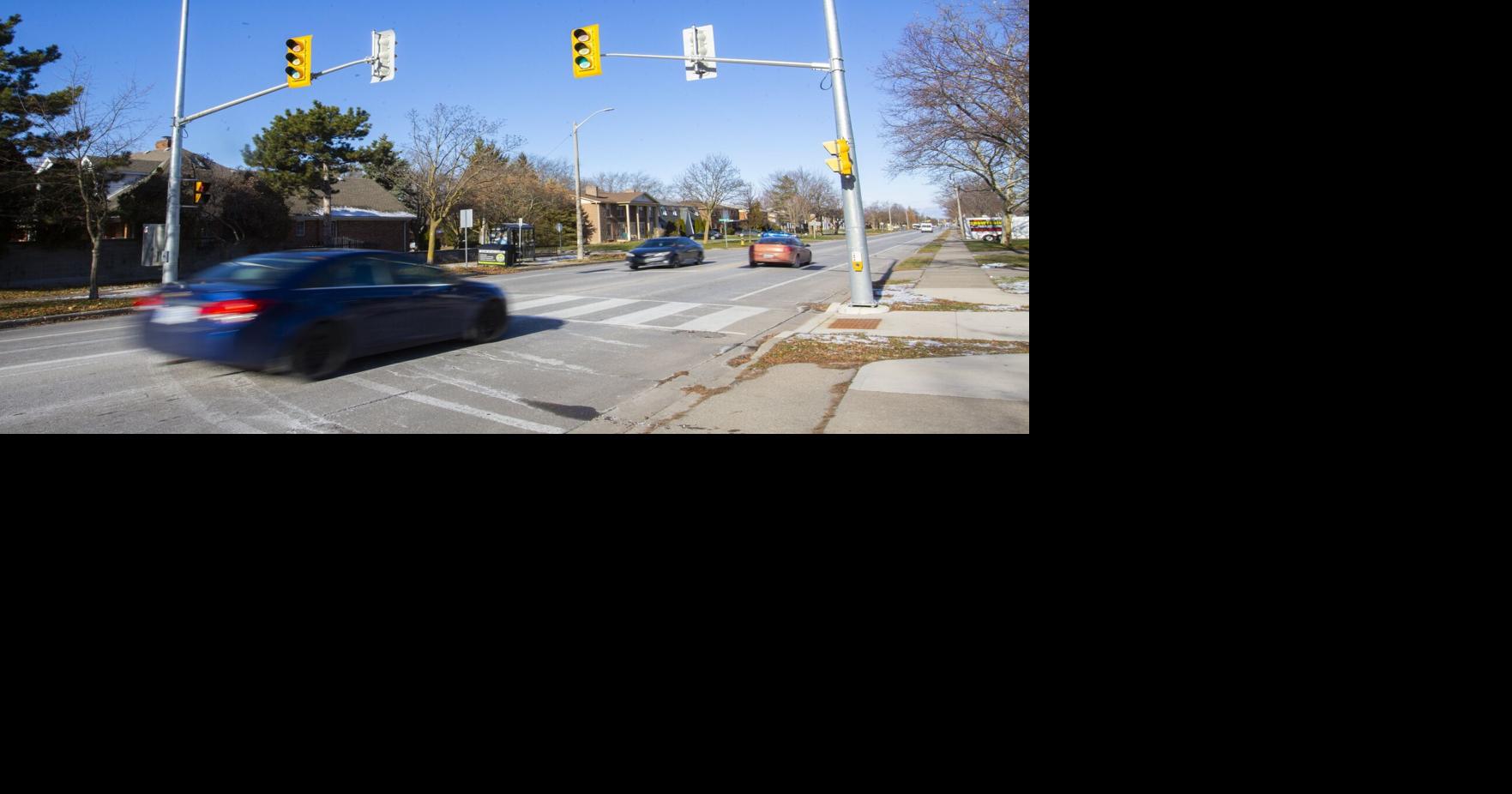 Stop and look: Niagara campaign focuses on crossover safety