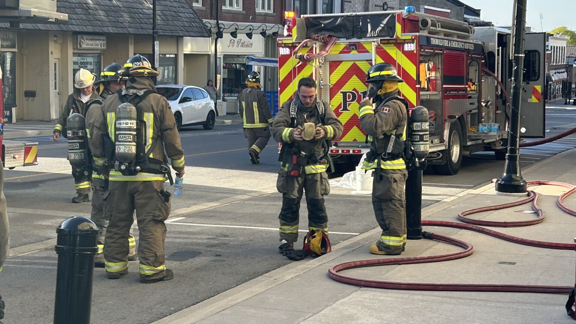 Thorold firefighters knock down Front Street apartment fire