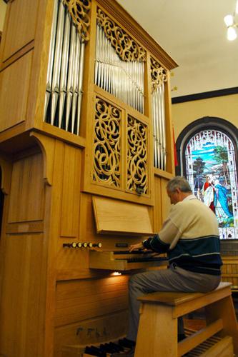 St. Mark’s goes old school with its new organ