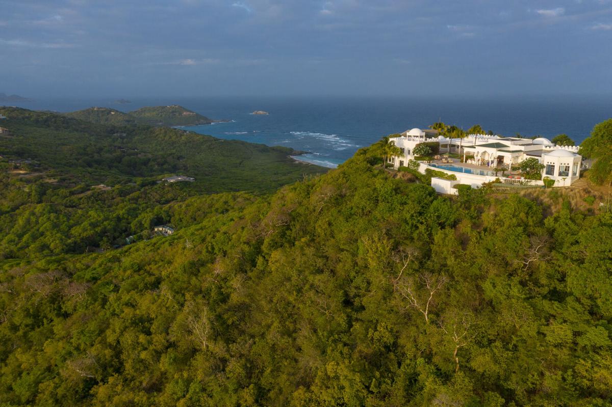 where to stay in mustique