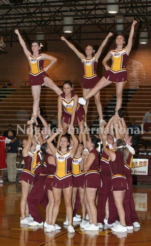 NHS Stunt and Cheer | Sports Gallery | nogalesinternational.com