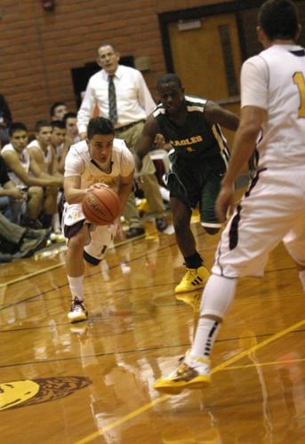 Apaches build for January | Local Sports | nogalesinternational.com