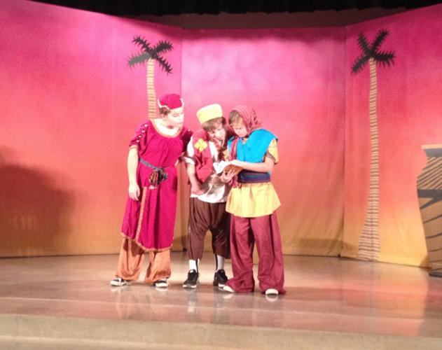 ‘Lights, cameras, Aladdin!’ at Elgin School | News ...