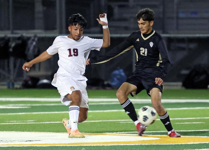 Nogales boys edge Rio Rico, 2-1 | Local News | nogalesinternational.com