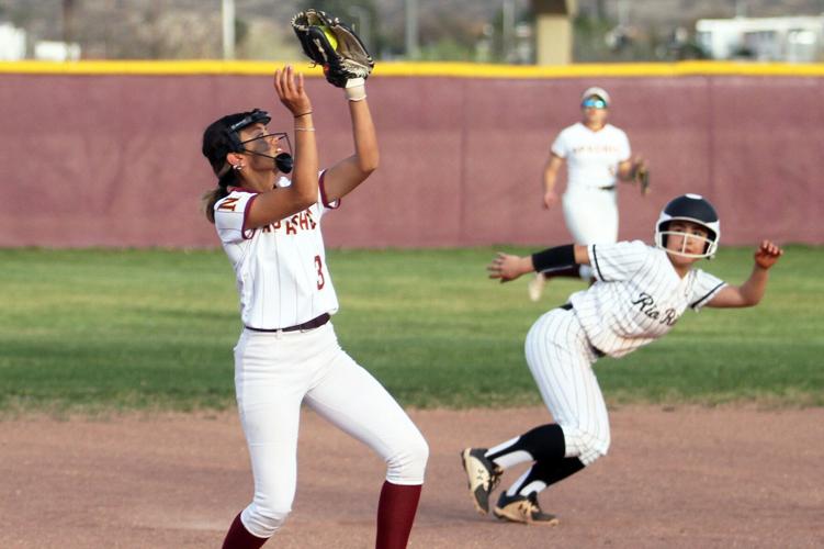 Runs abound in rivalry softball game | Local Sports | nogalesinternational.com