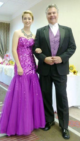 Fashion show to feature familiar faces | Community ...