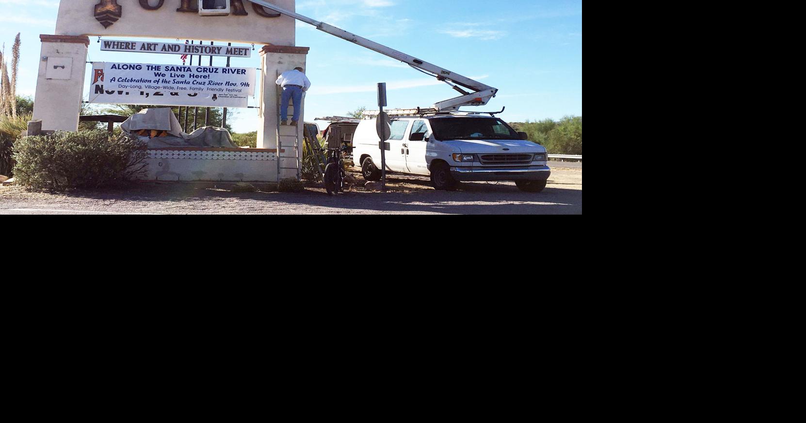 Volunteers help get Tubac sign a fresh coat of paint | Local News ...