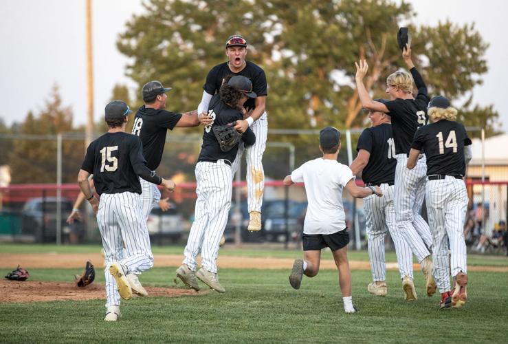 Cyclones spin 10 on Titans as Harlan makes second straight trip to state