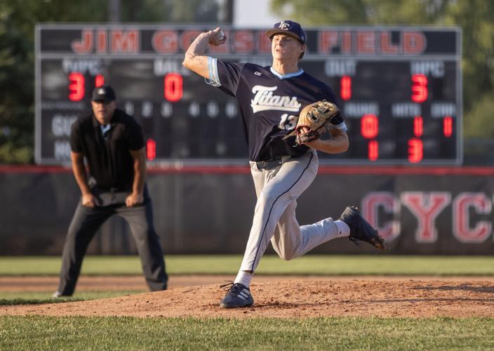 Cyclones spin 10 on Titans as Harlan makes second straight trip to state