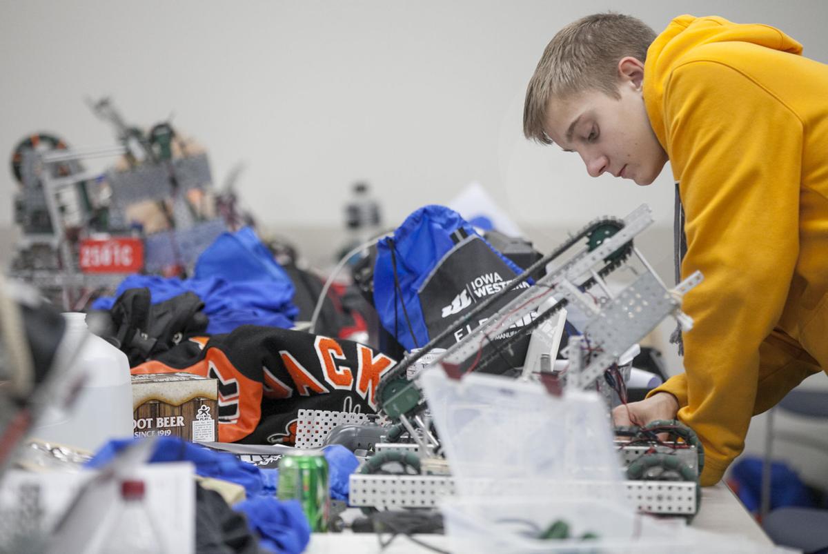 Iowa Western shows off robotics facility during tournament | Local News ...