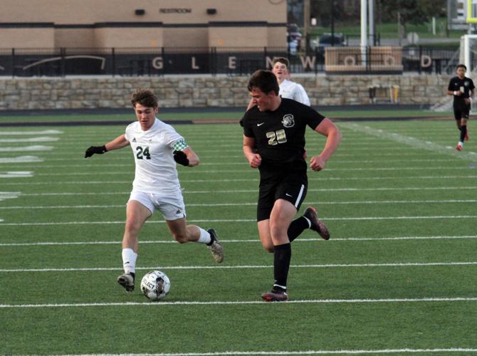 Falcons fly through Rams; stay perfect