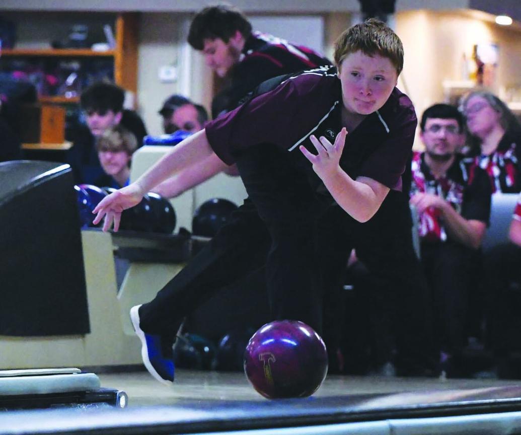 Shenandoah boys bowling competes at Red Oak Tournament
