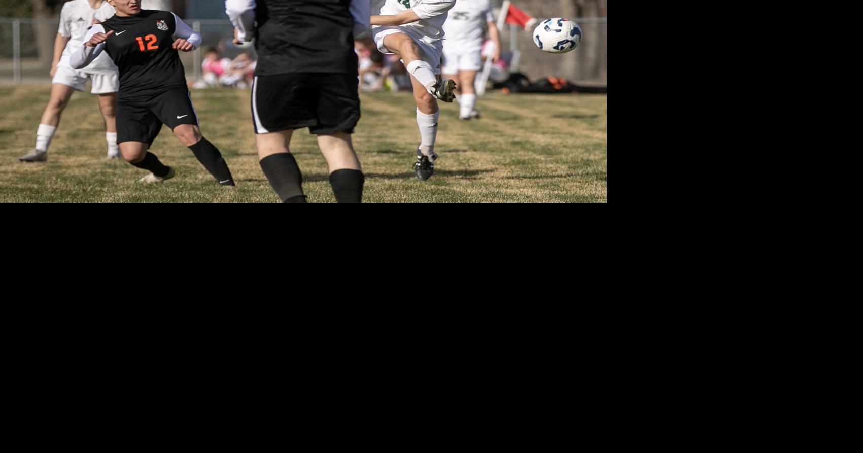 Soccer scrimmages begin 2025 season