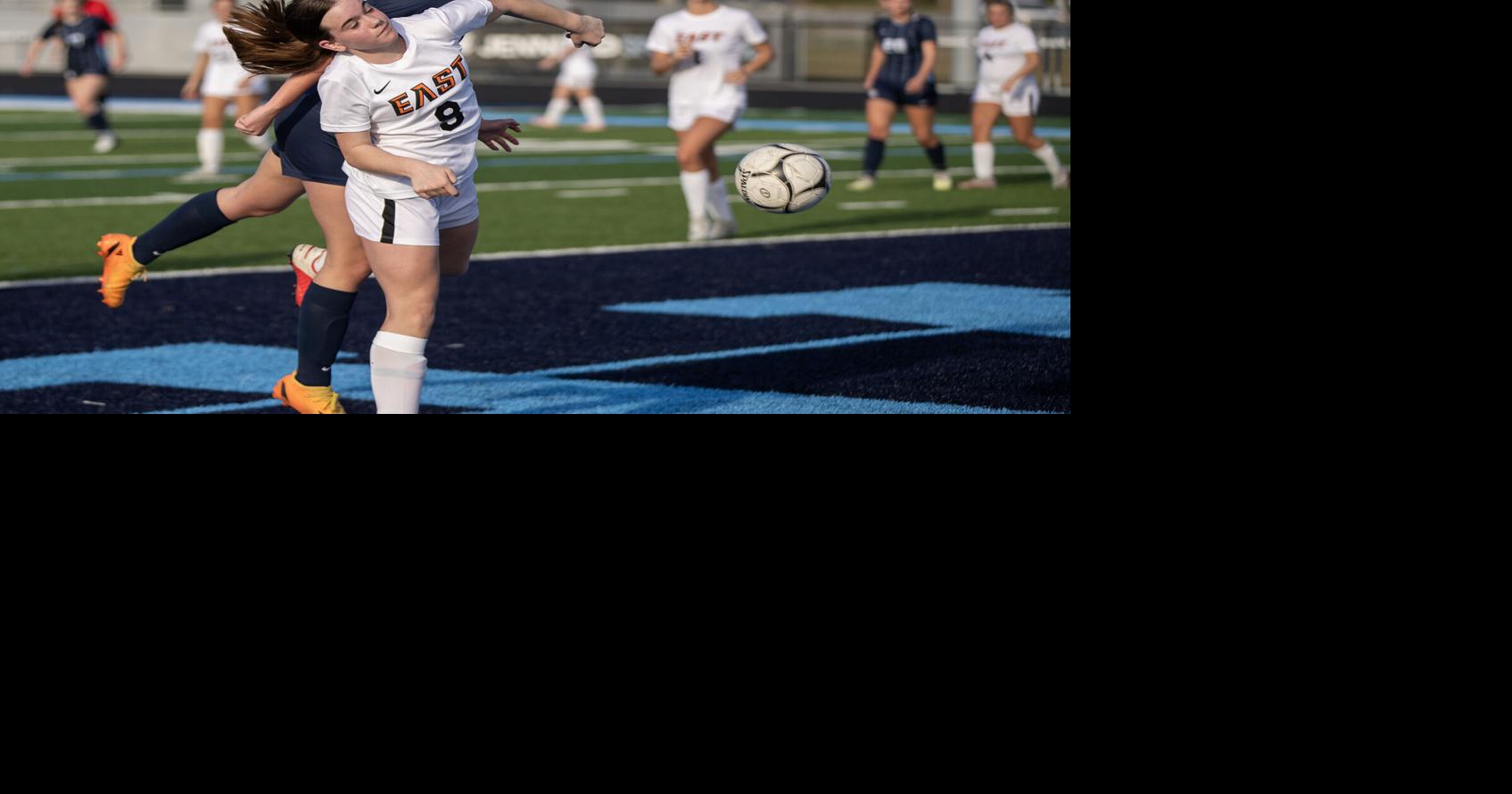 Photos: Lewis Central girls dominate, boys win in shootout