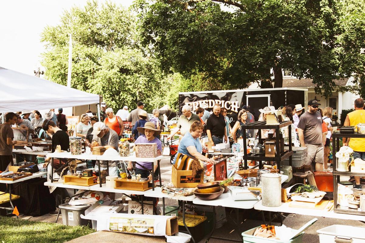 Walnut Antique Show celebrates 40 years this weekend
