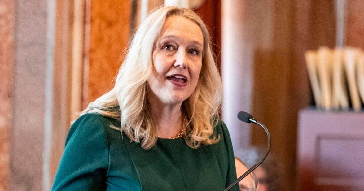 Iowa House Democratic leader Jennifer Konfrst announces campaign for ...