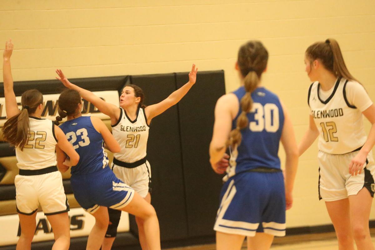 Rams defense grounds Jacobsen, Eagles