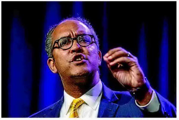 Hurd has uneventful trip to fair