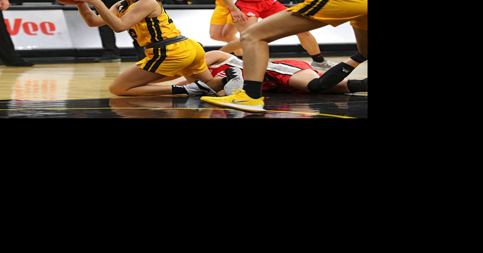 Marshall has breakout performance as Hawkeyes roll