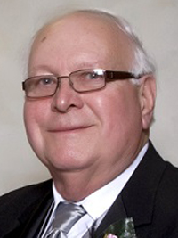 Robert "Bob" Saunders