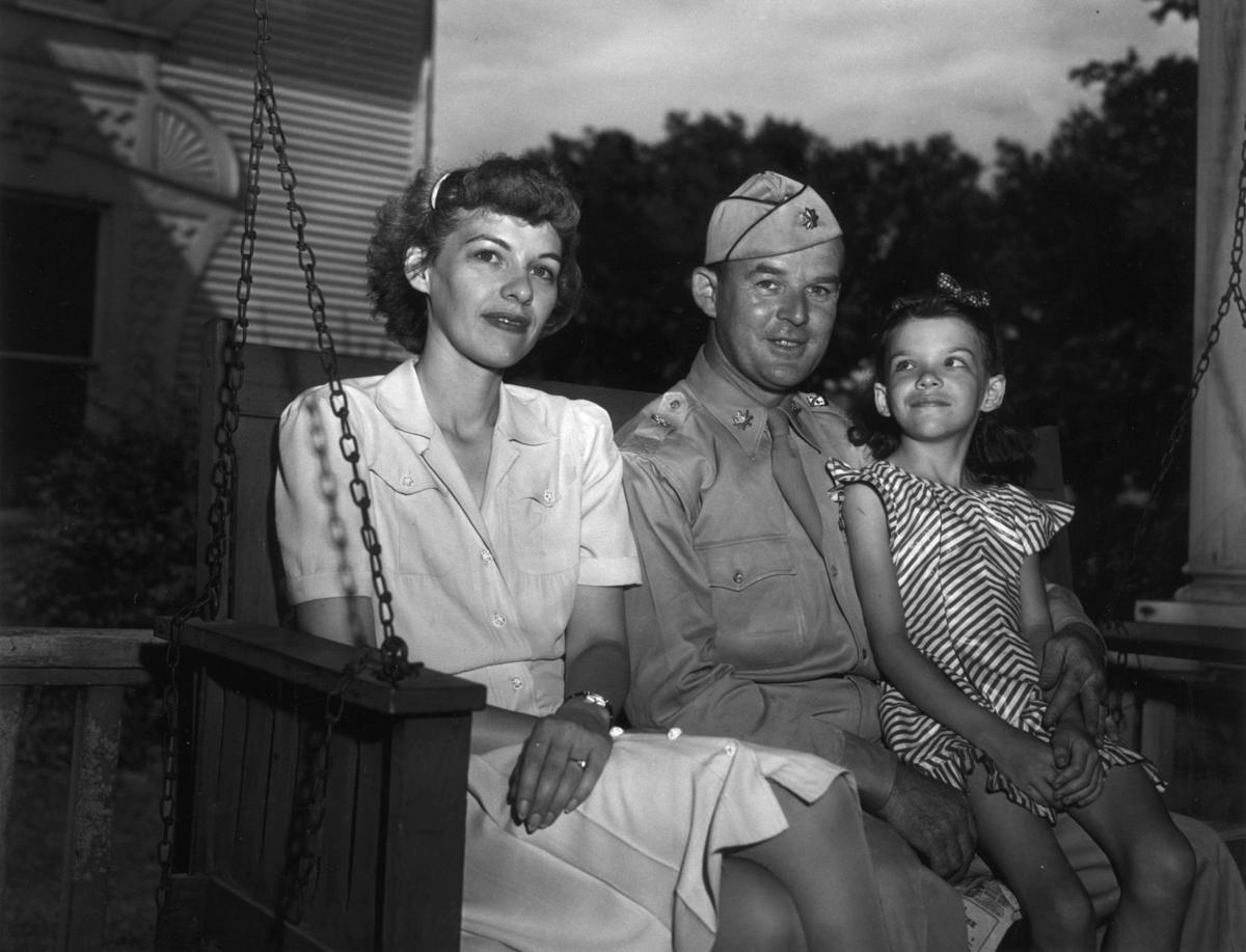 Photos: Lt. Col Robert Moore returns home to Villisca in 1943