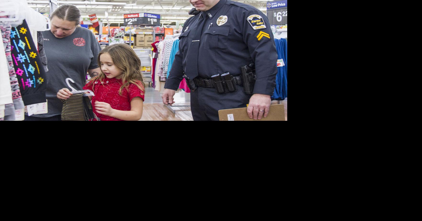 Santa's Helpers: Carter Lake Police officers bring cheer to families