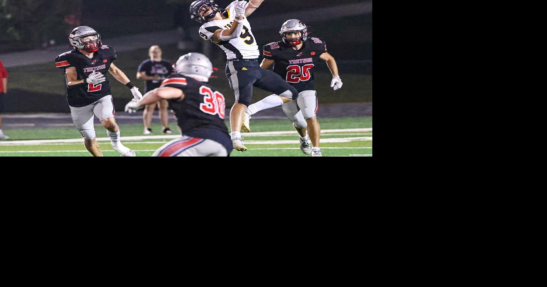 Tip drill INTs, 21 points off turnovers fuel Treynor