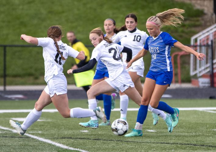 Underwood Hulls their way to third straight regional final, eyes ...