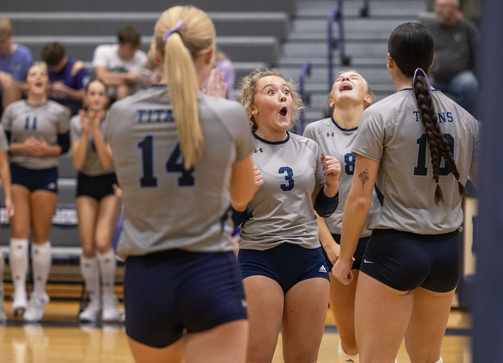 Lewis Central tightens reins on Fillies