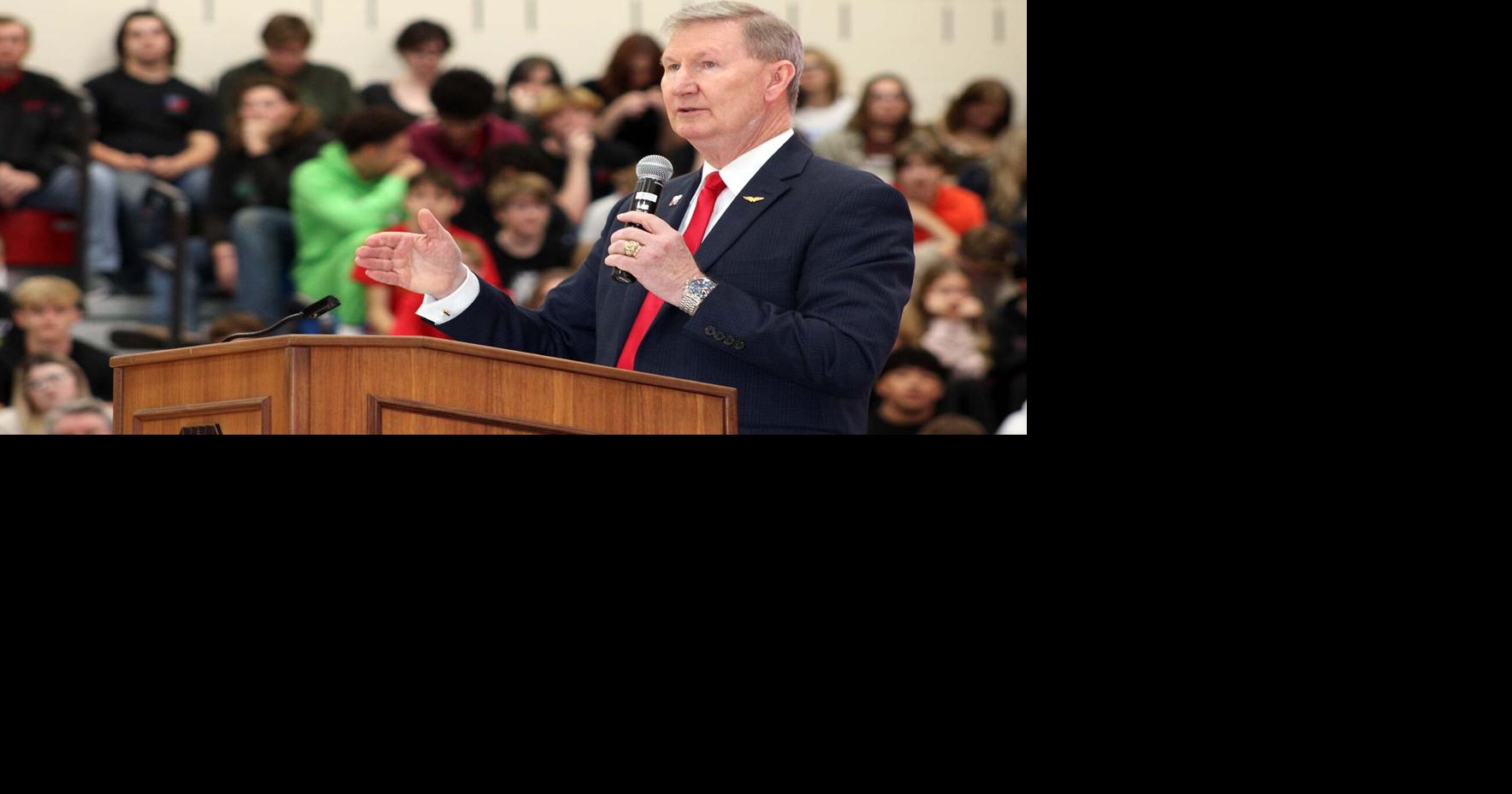 Platteview High School Veterans Day program features NU President Carter