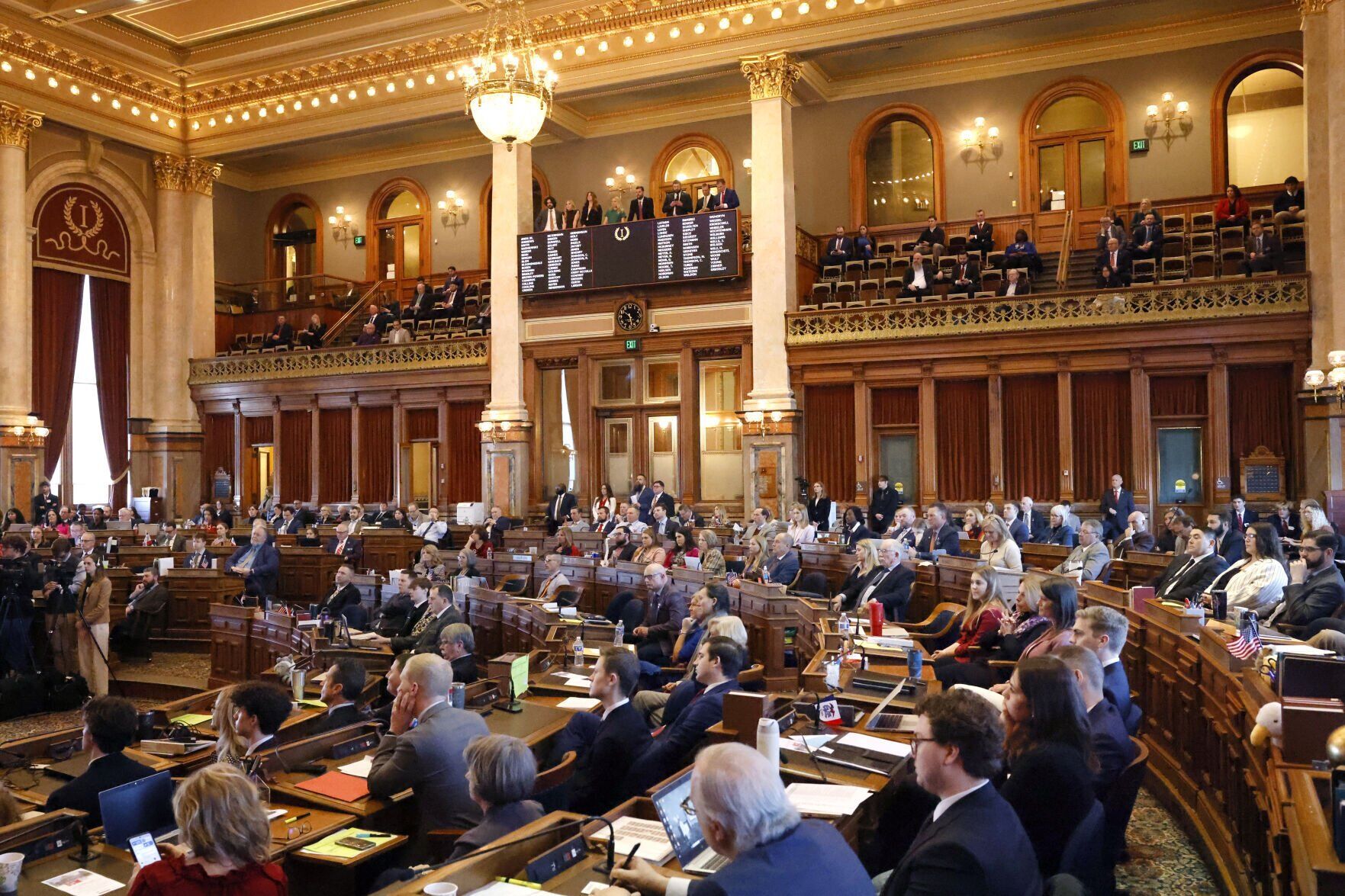 Scenes from opening day of 2026 Iowa legislative session