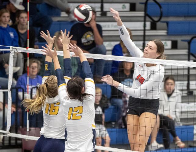 Cardinals win WIC title... at a price