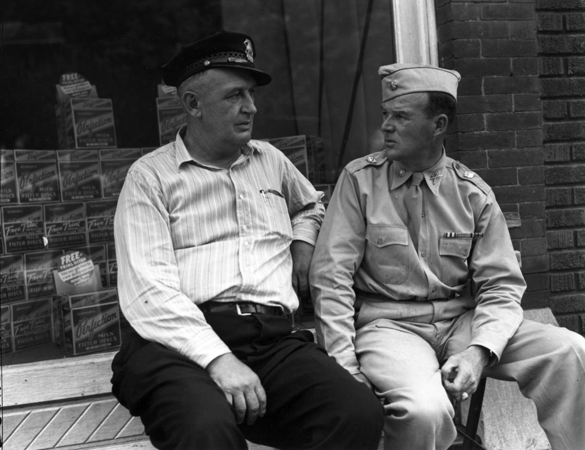 Photos: Lt. Col Robert Moore returns home to Villisca in 1943