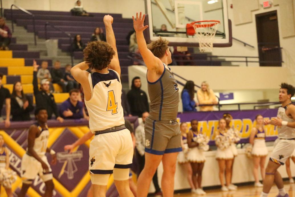 Second quarter push leads Bellevue West past CB Lincoln in boys basketball