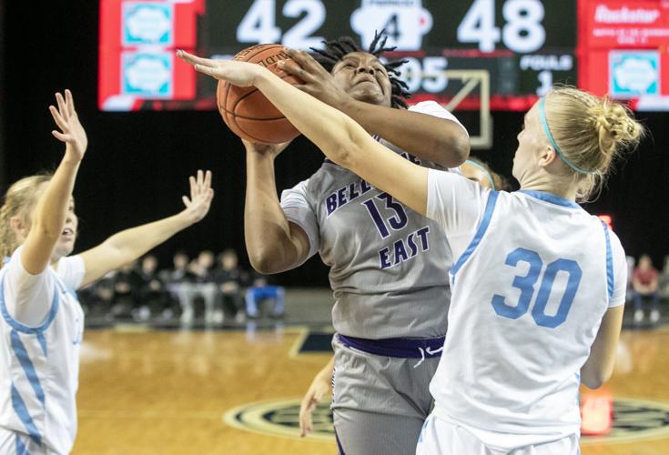 Bellevue East sweeps Lewis Central (Ia.) in Border Battle