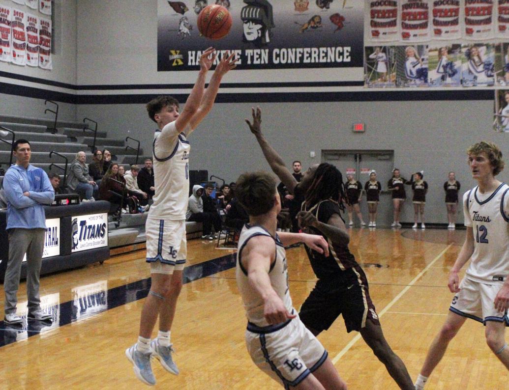 6 shots of Lewis Central's 59-39 win over Des Moines Lincoln
