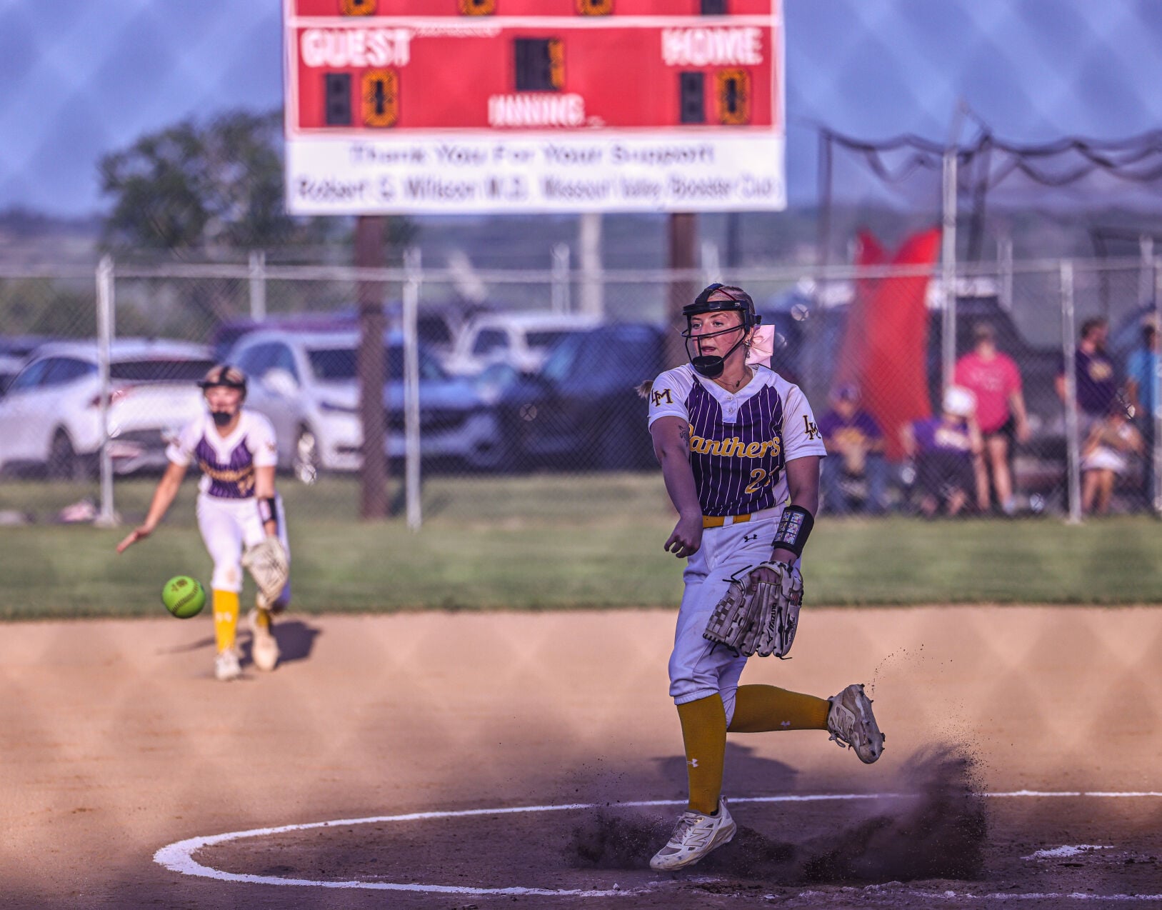 Missouri Valley flashes leather in state-ranked rivalry win