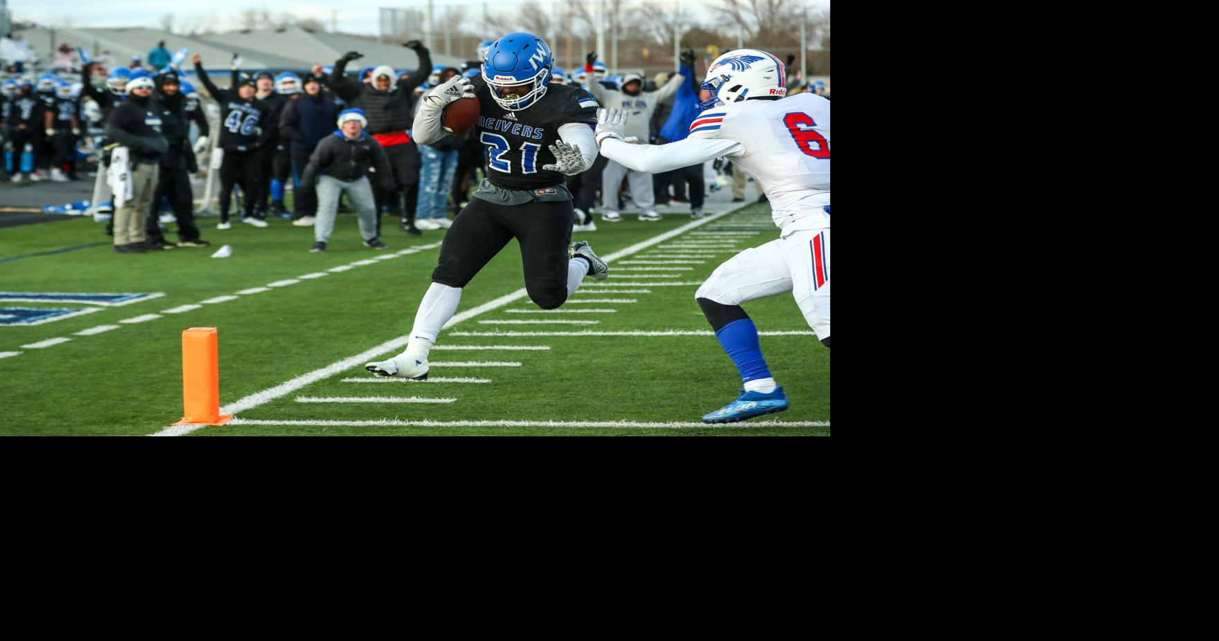 COLLEGE FOOTBALL: Blue Dragons escape Reivers